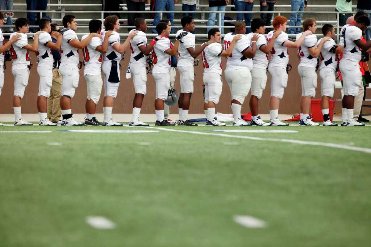 Manvel silences La Marque 38-35 to advance