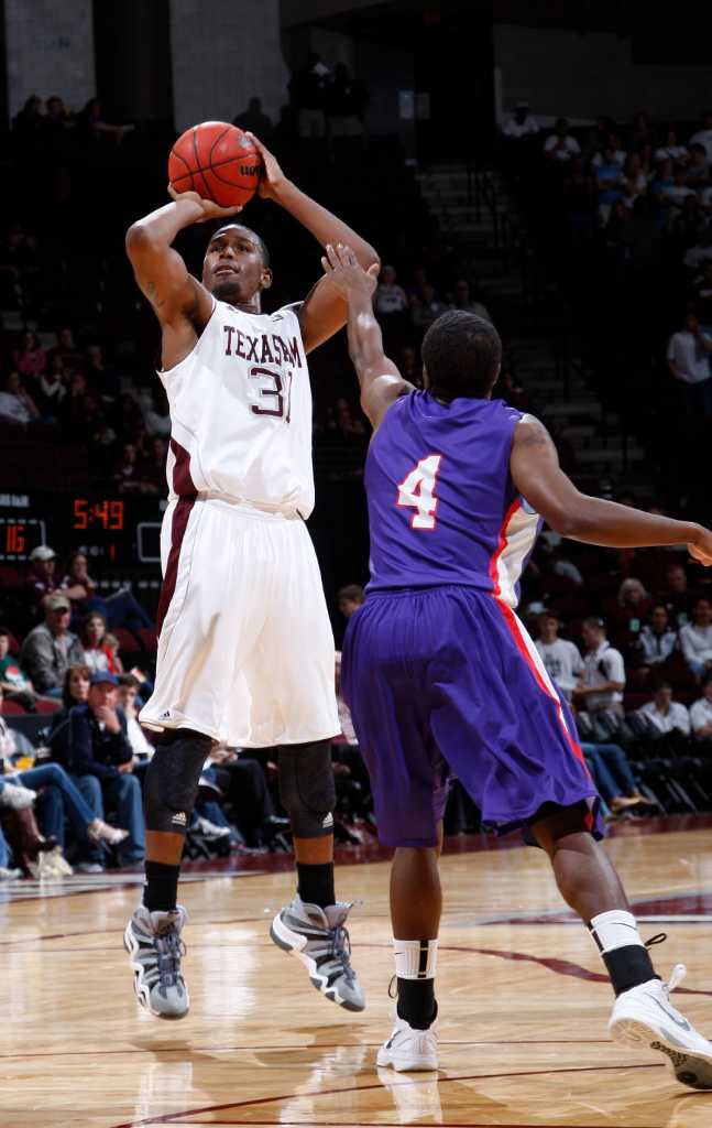Elston Turner's 17 leads No. 25 A&M men over SFA