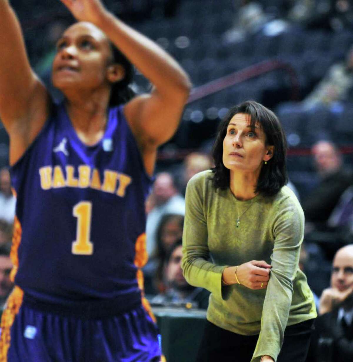 Danes demolish Saints