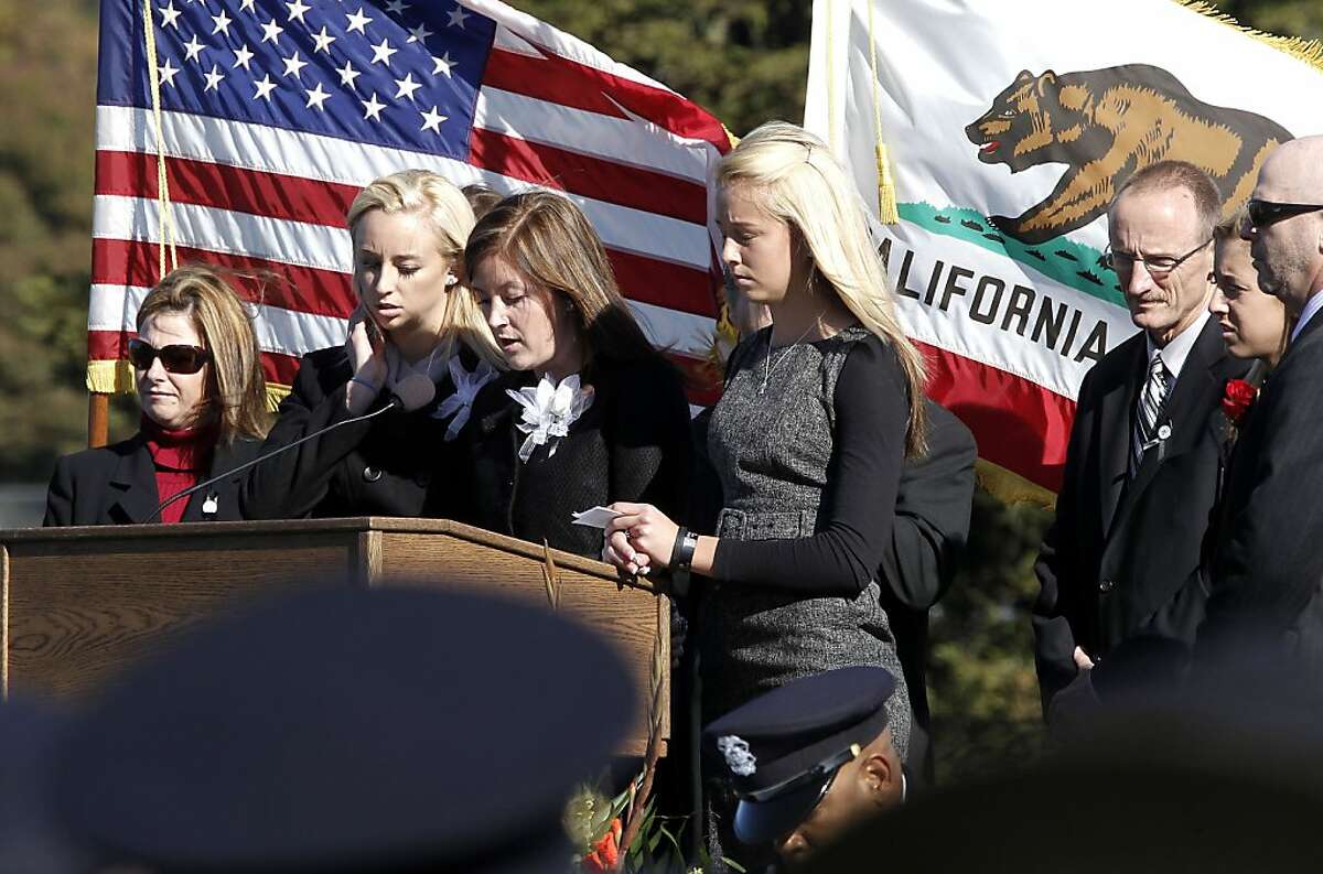 Thousands honor slain Vallejo police officer