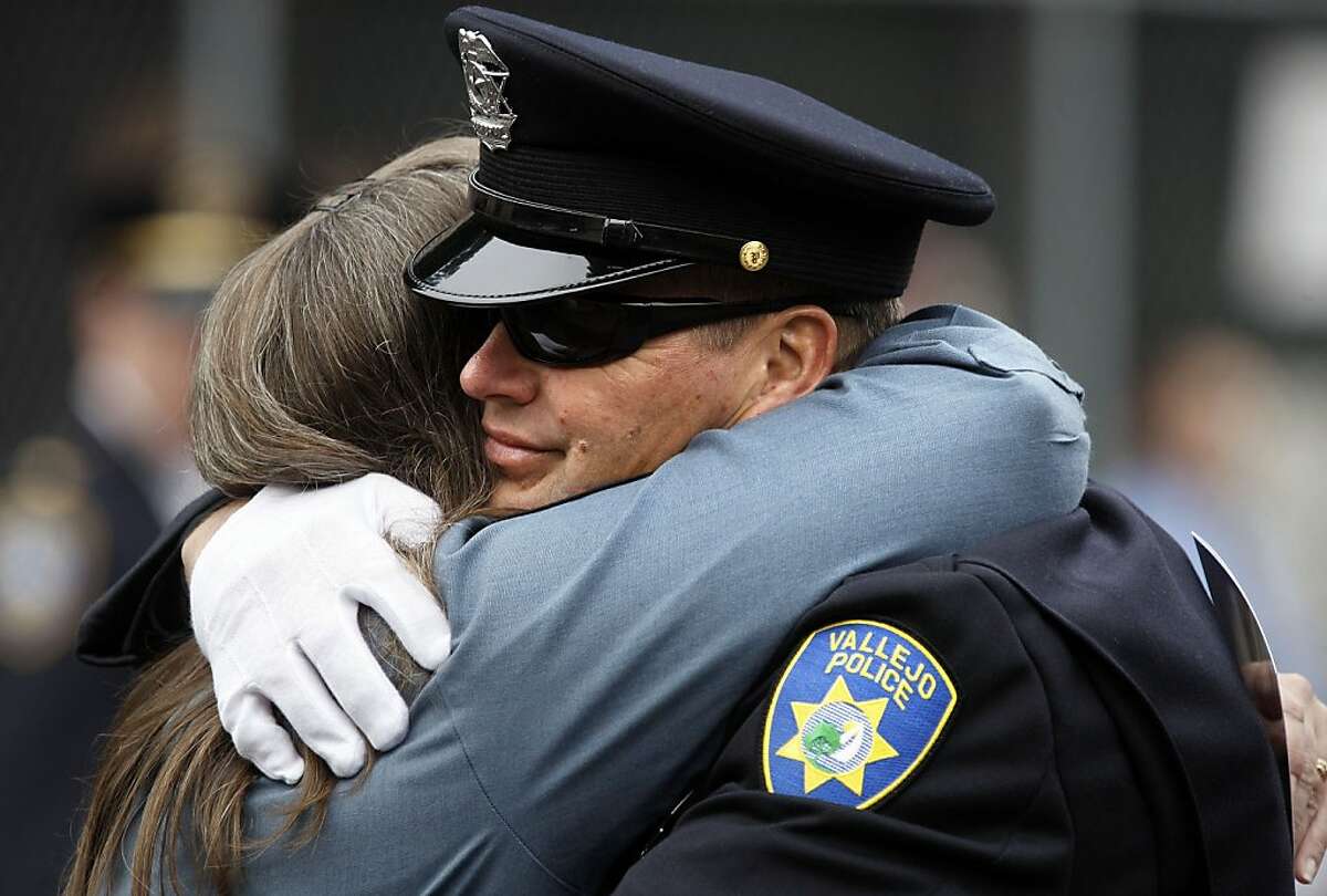 Thousands honor slain Vallejo police officer