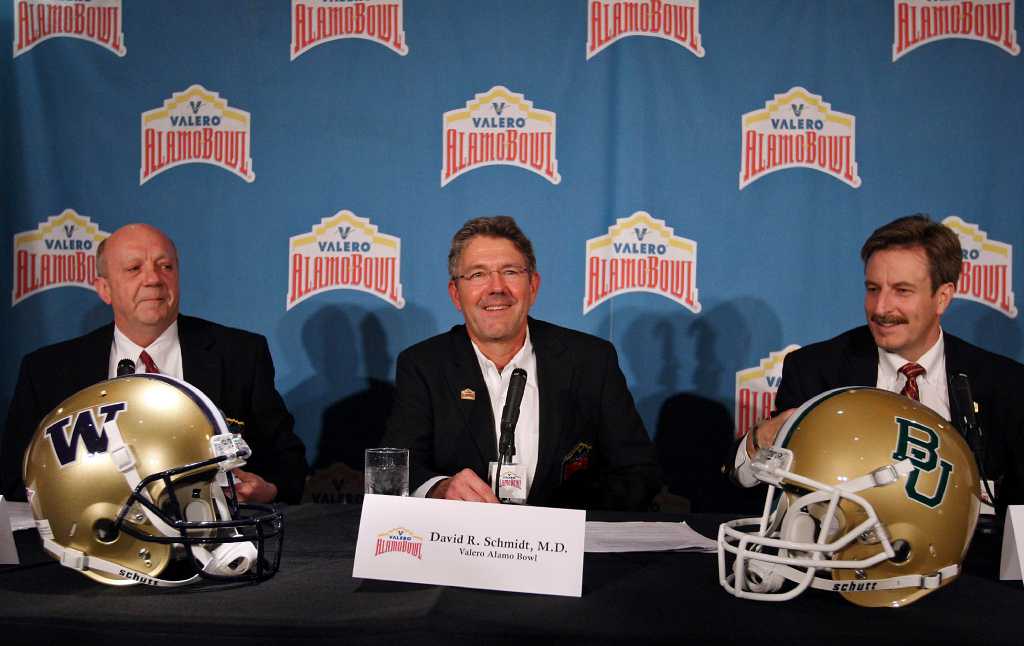 Offensive fireworks expected at Alamo Bowl