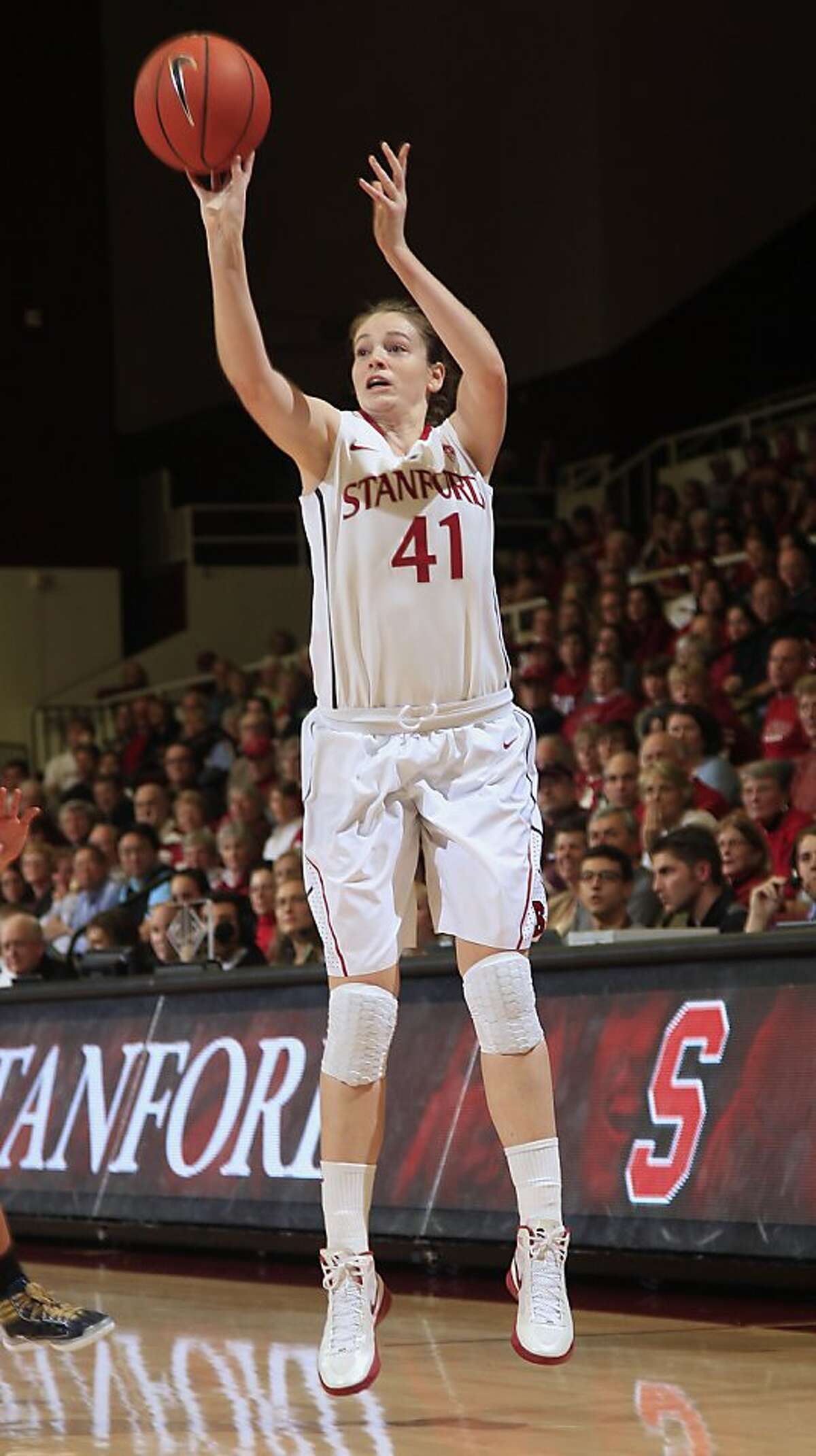 Stanford women dominate UC Davis