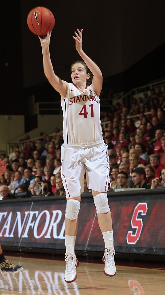 Stanford women dominate UC Davis