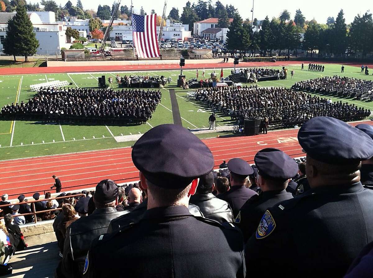 Thousands honor slain Vallejo police officer