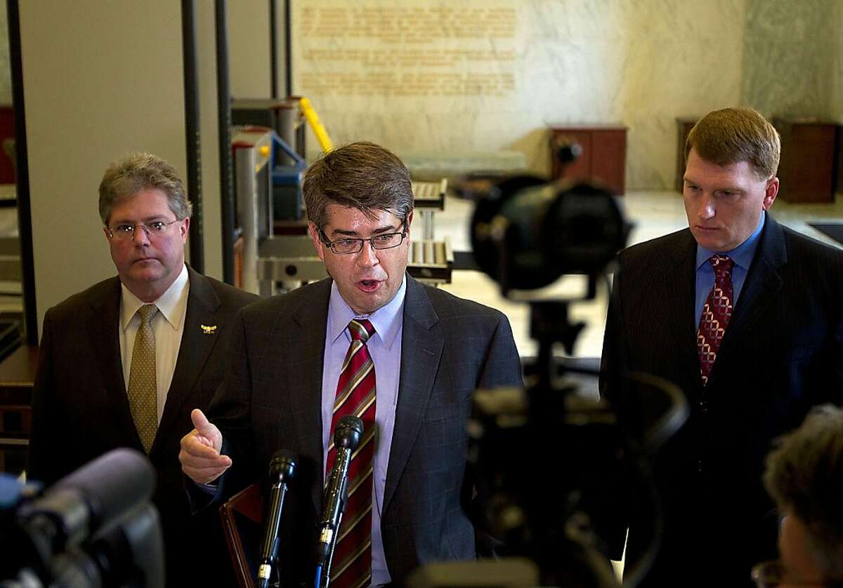 GOP weighs tying oil pipeline to payroll tax break