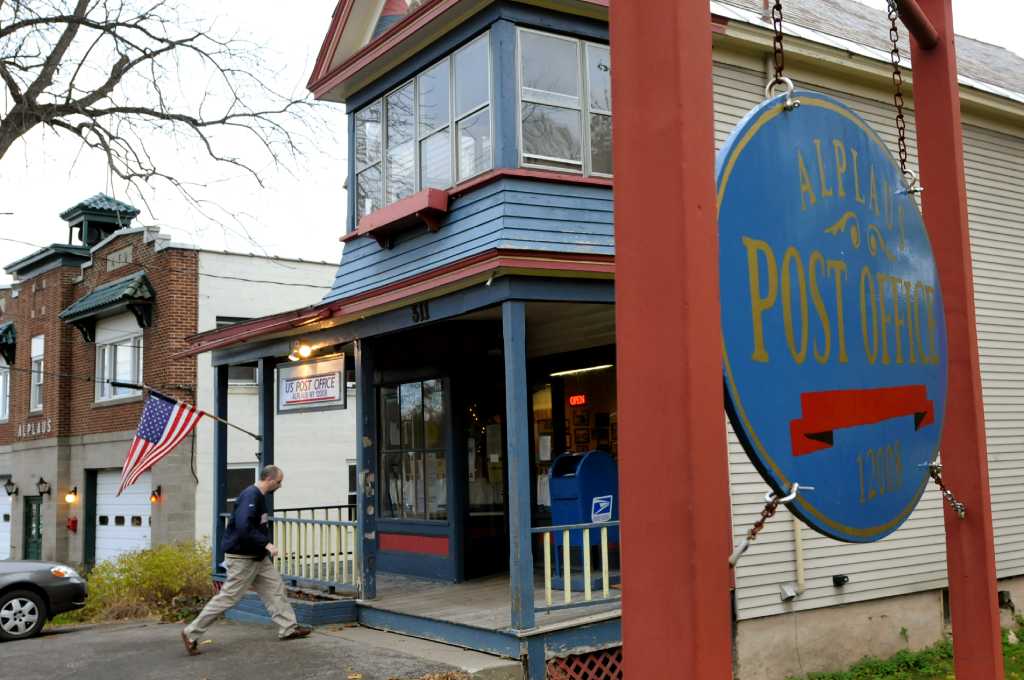 Postal service wants to close 252 more facilities