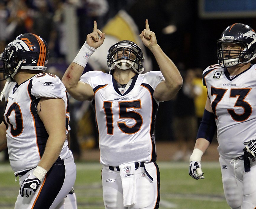 Tim Tebow leads Broncos to 5th straight win