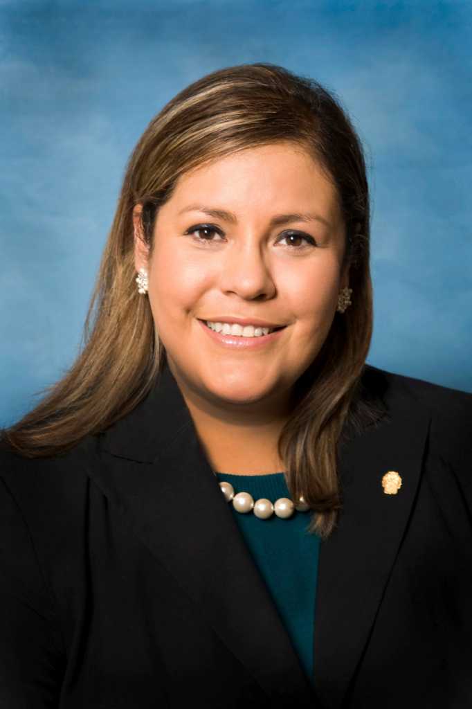 Ramos to quit council