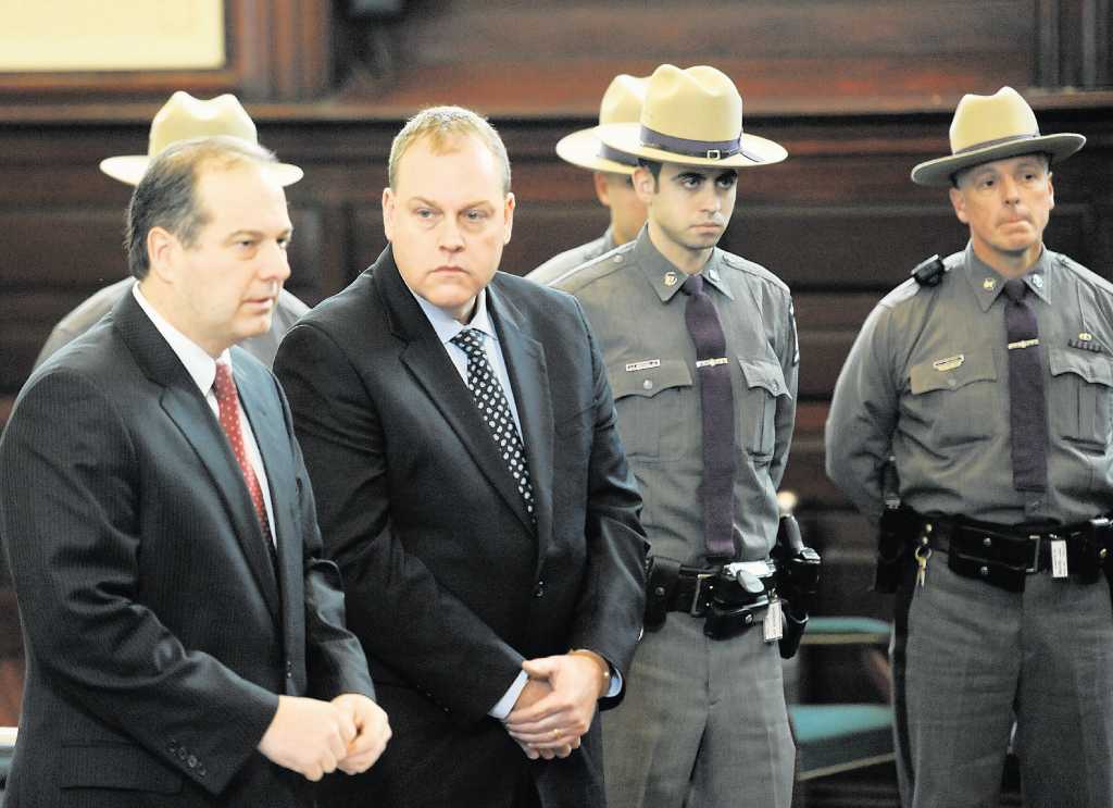 FBI agents join lineup