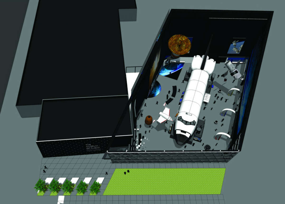 Space shuttle trainer starts to arrive at Museum of Flight