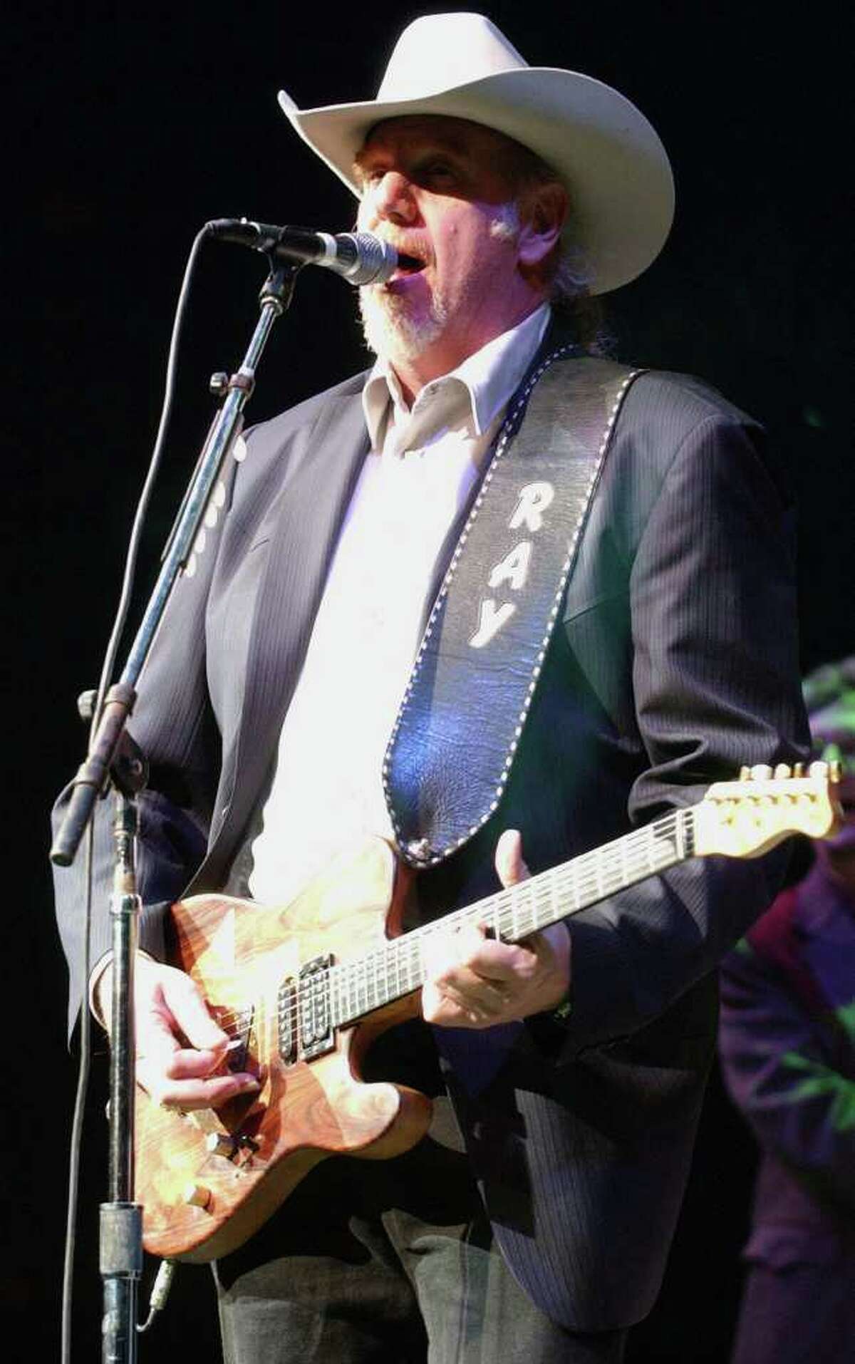 Gruene Hall the spot for a weekend with Asleep at the Wheel