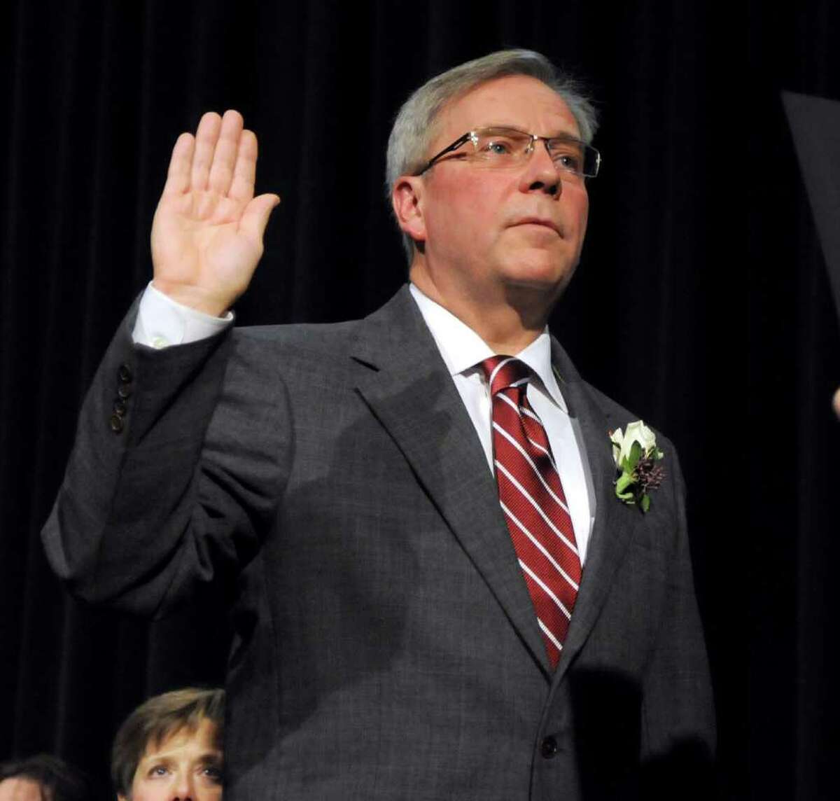 Bethel swears in elected officials
