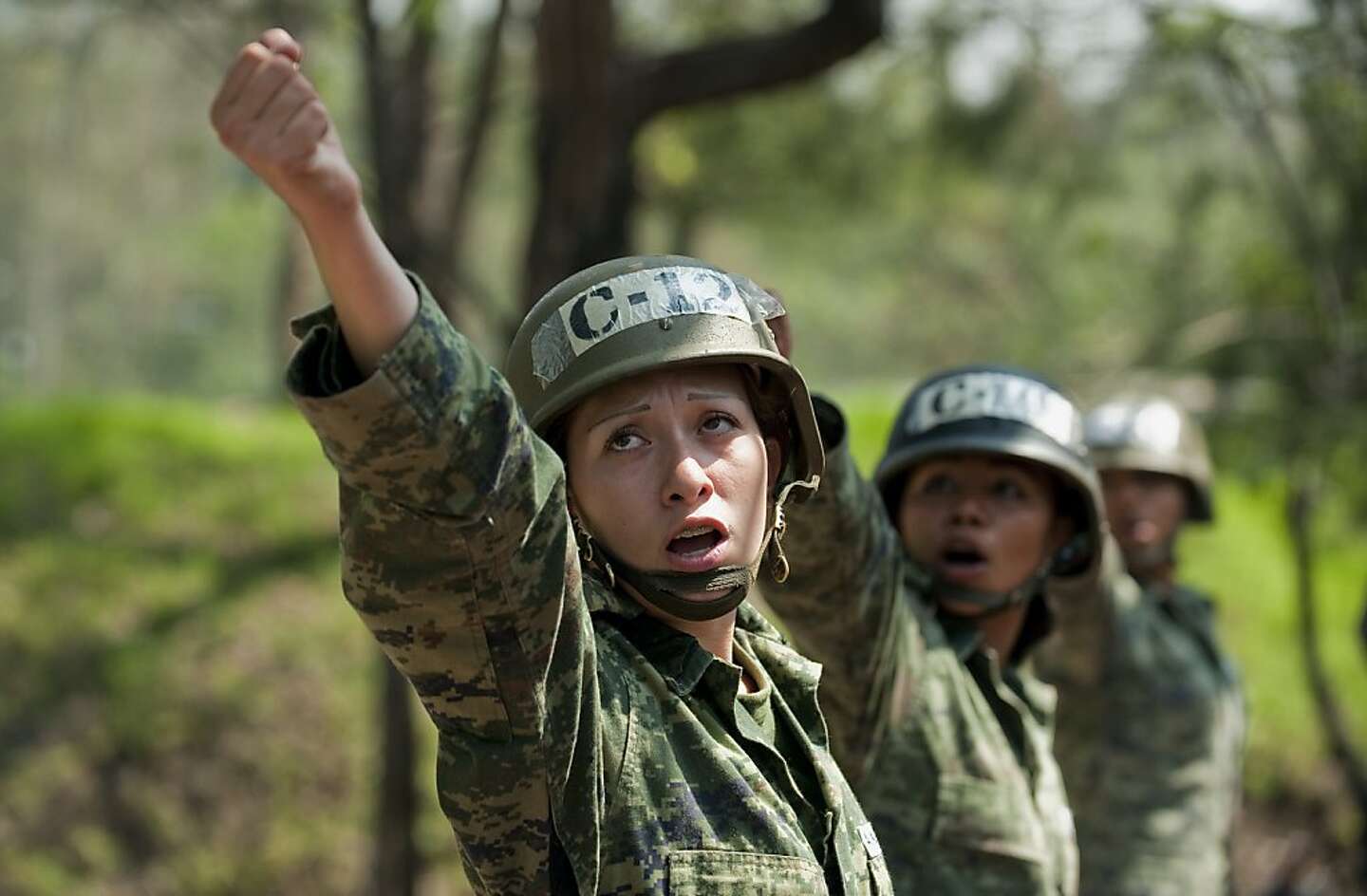 New generation of female soldiers in Mexico completes first jump