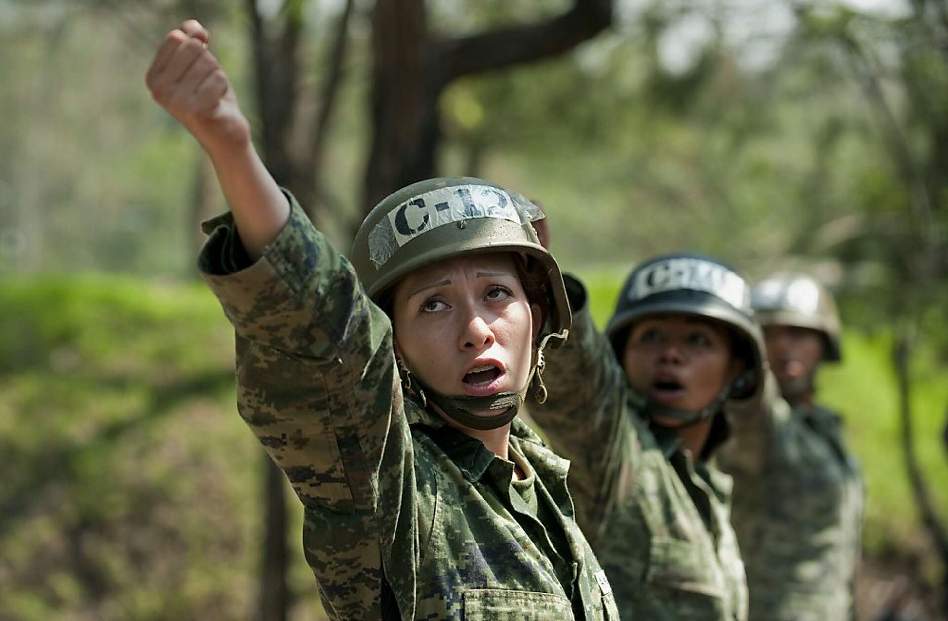New generation of female soldiers in Mexico completes first jump