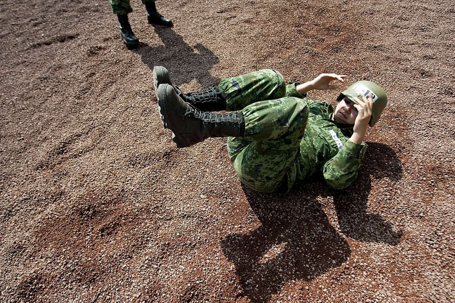 New generation of female soldiers in Mexico completes first jump