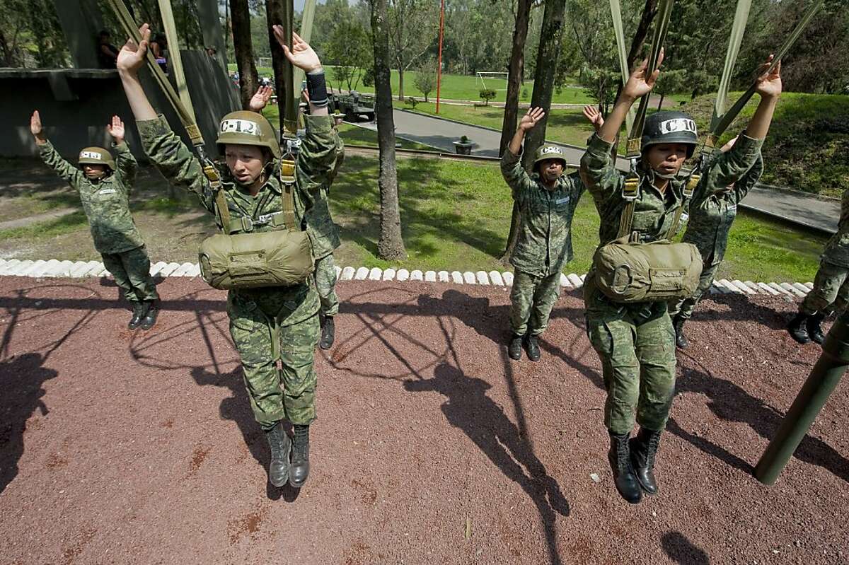 New generation of female soldiers in Mexico completes first jump