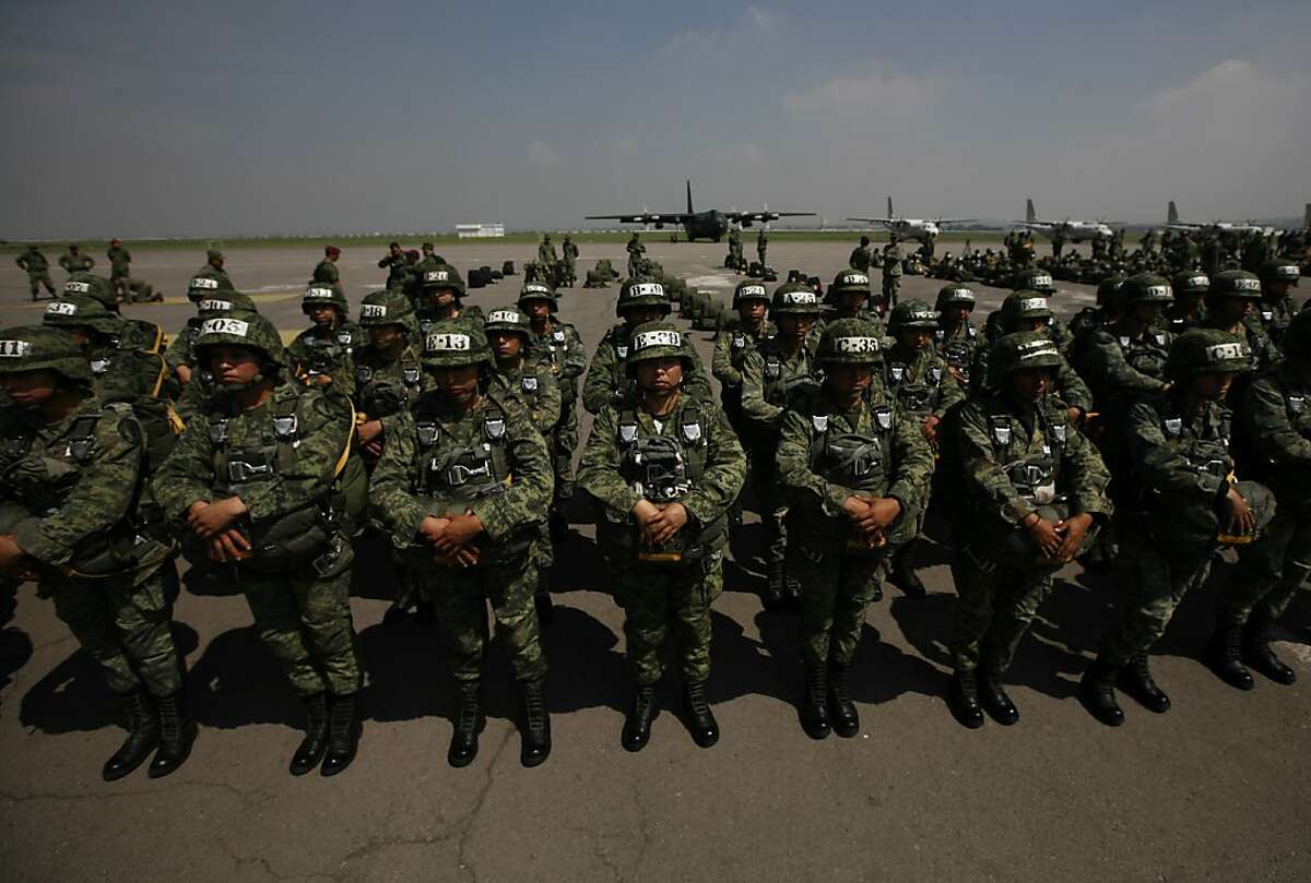 New generation of female soldiers in Mexico completes first jump