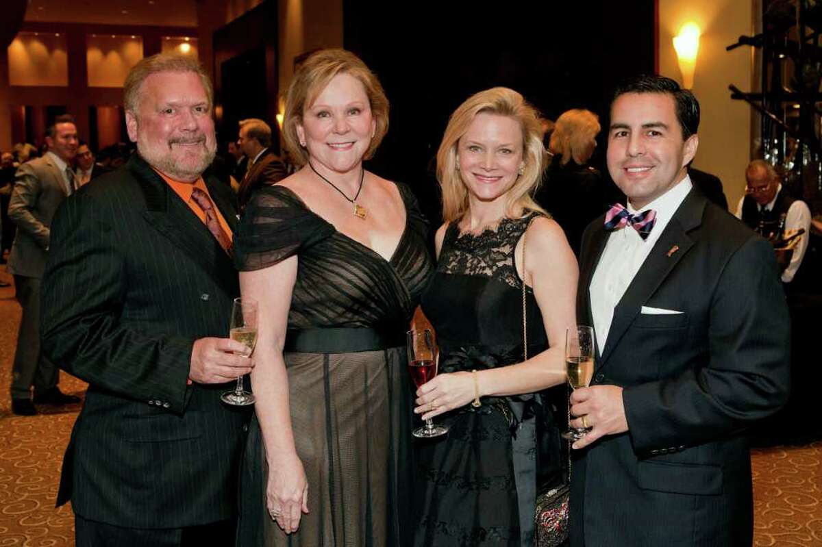 Spec's Virtuoso dinner benefited Houston Symphony