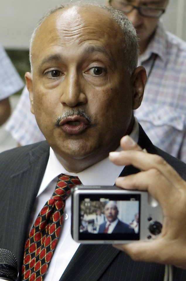 Suspects in Bryan Stow beating delay making plea