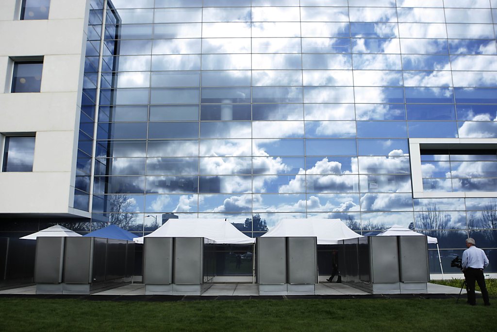 Bloom Energy unveils 'power plant in a box'