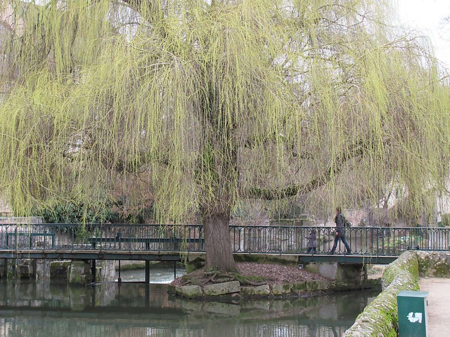 Chartres keeps its spiritual allure