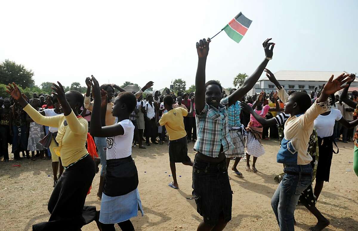 South Sudan gains independence, becomes new nation