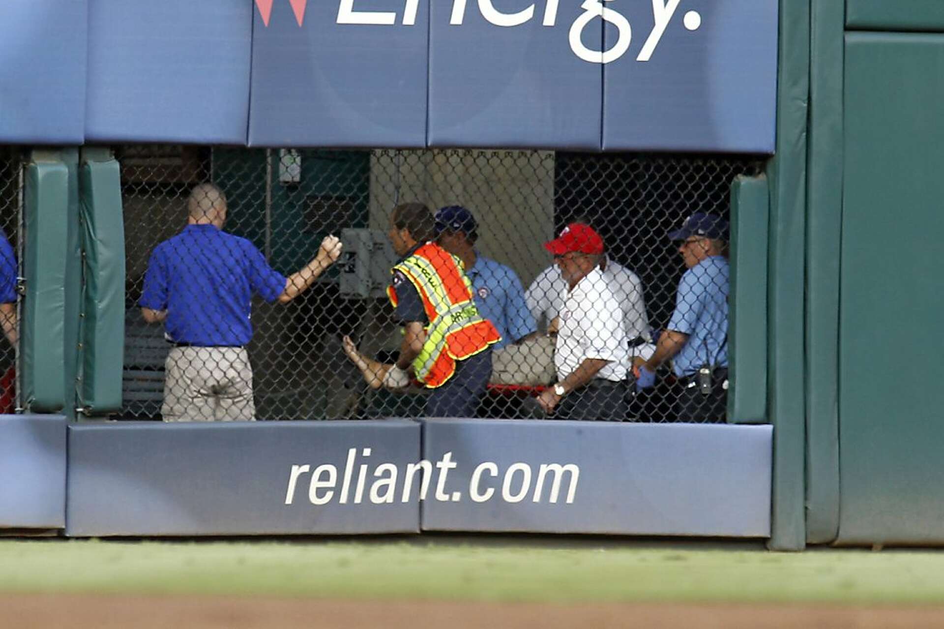 Man dies after fall from outfield seats in Texas