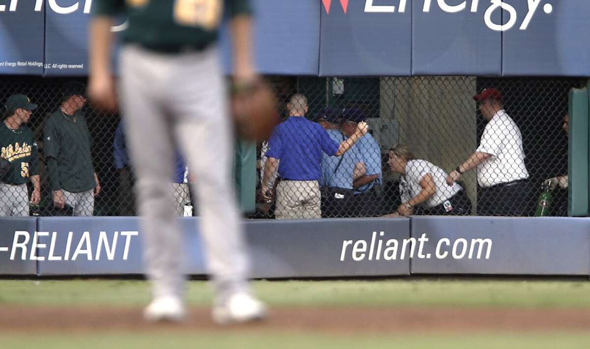 Man dies after fall from outfield seats in Texas