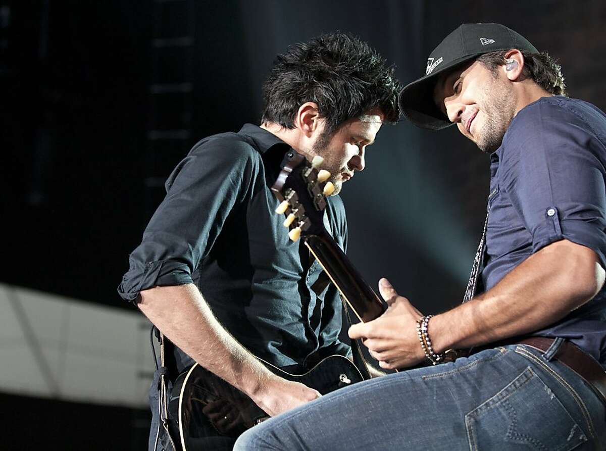 Country Wild: Tim McGraw, Luke Bryan, and The Band Perry at the ...