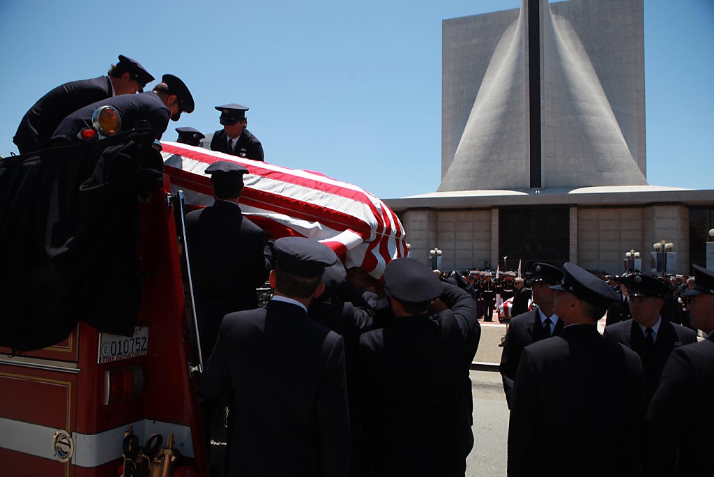 Thousands say goodbye to fallen S.F. firefighters