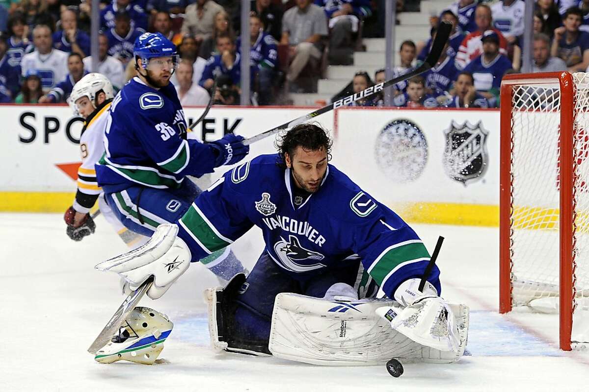 Canucks win in OT, take 2-0 lead on Bruins