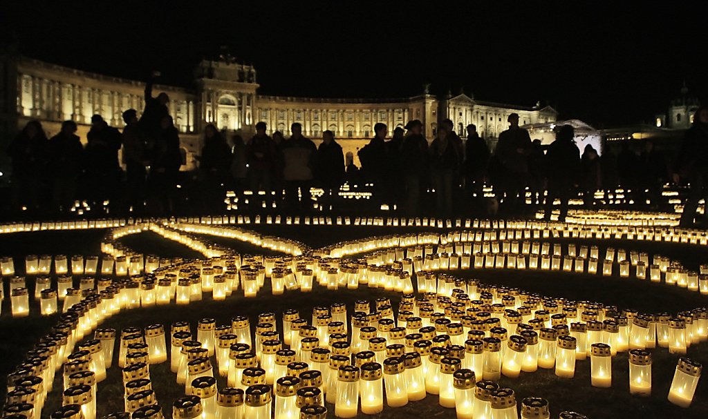 Austria marks 70th anniversary of Nazi ascent