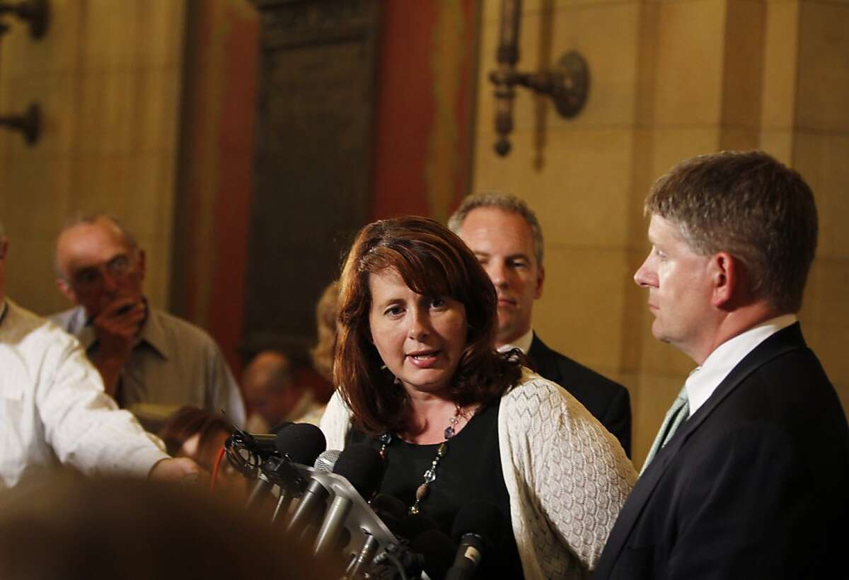 Minnesota government shuts down as talks fail