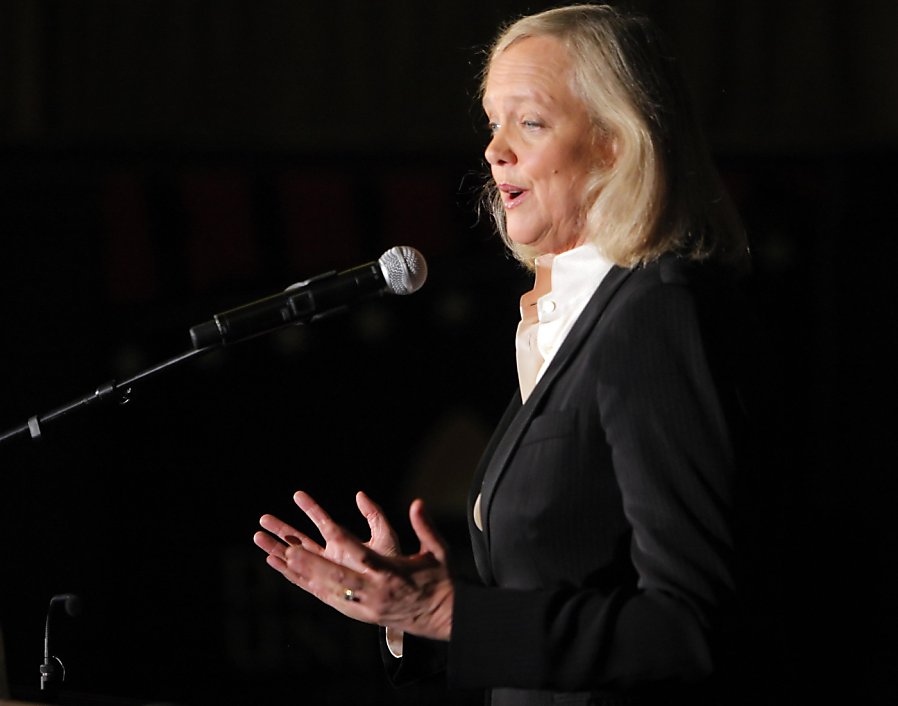 Meg Whitman speaks out against governor, Obama