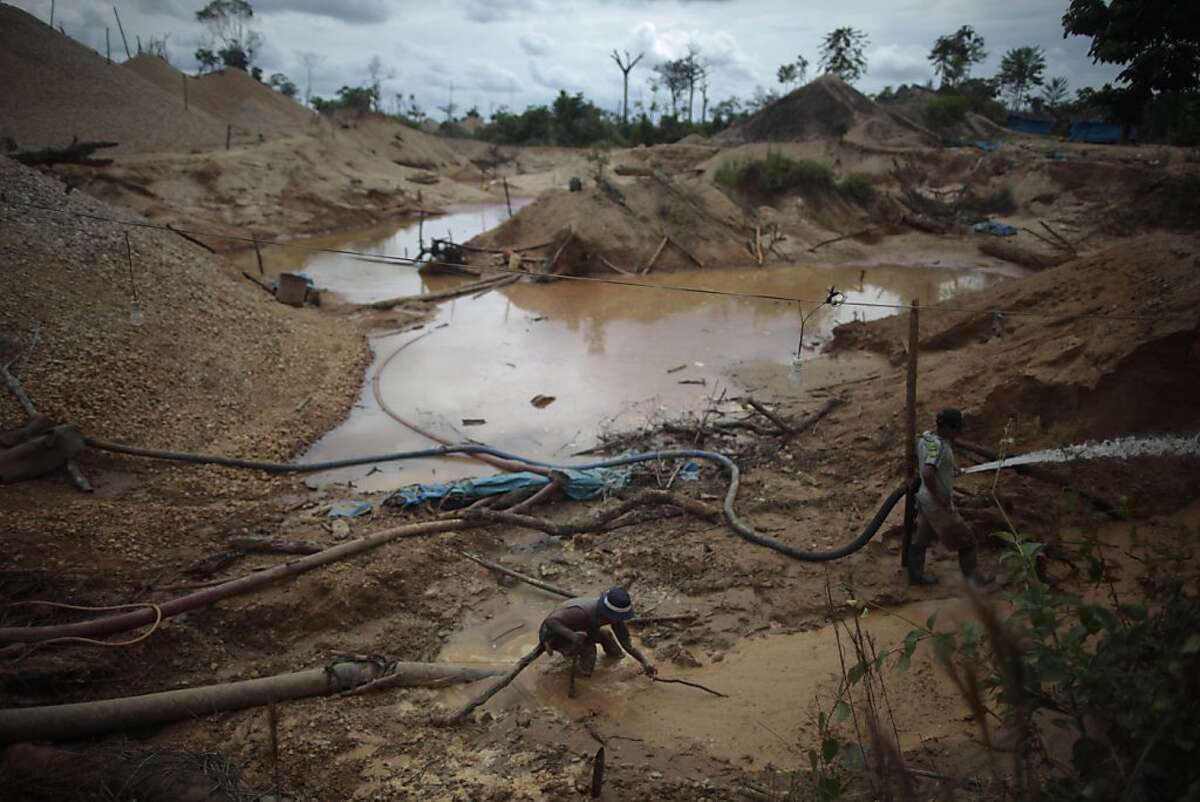 Gold rush brings heavy cost to Peru's environment