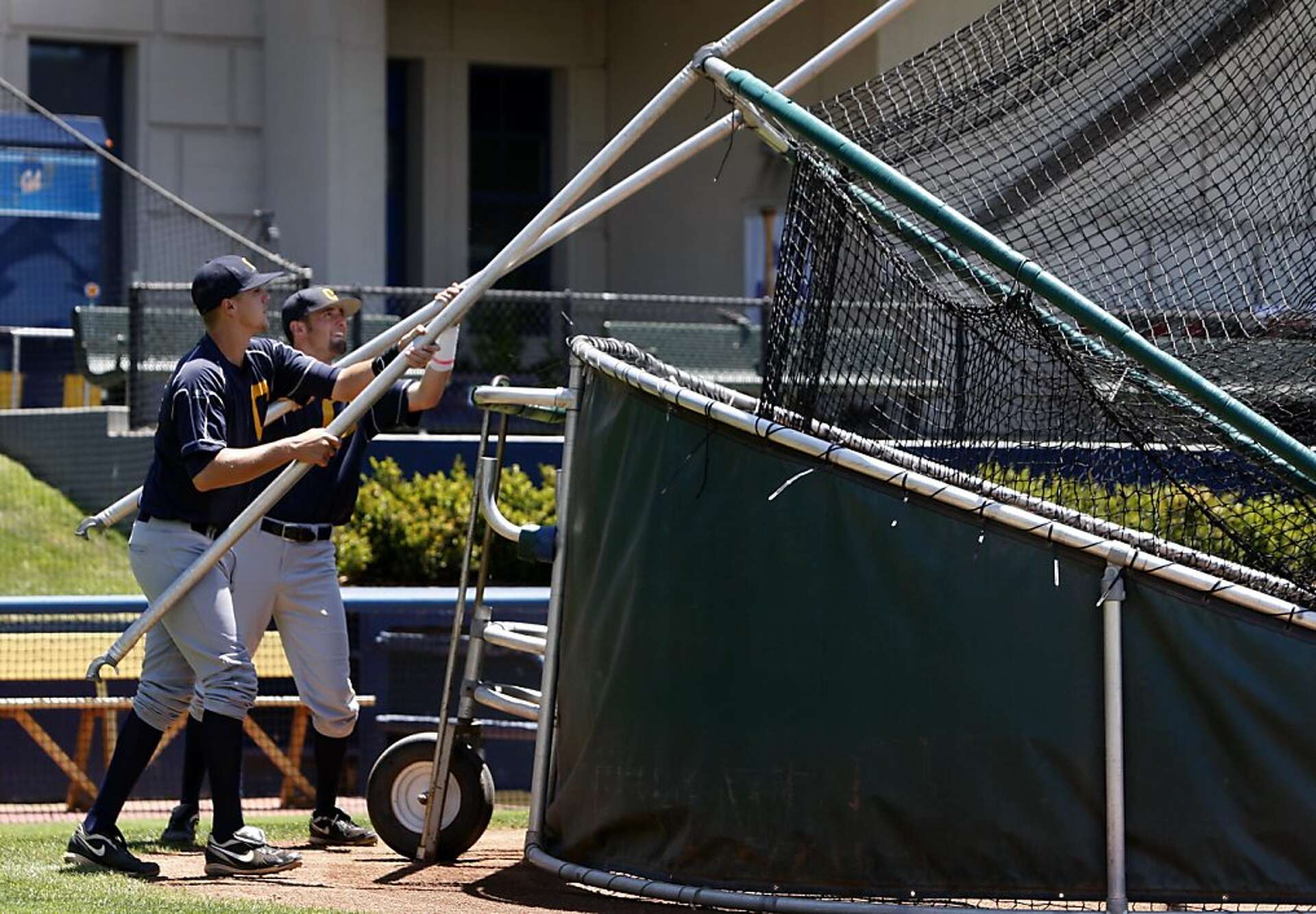 Budget plan bans taxpayer funds for UC athletics