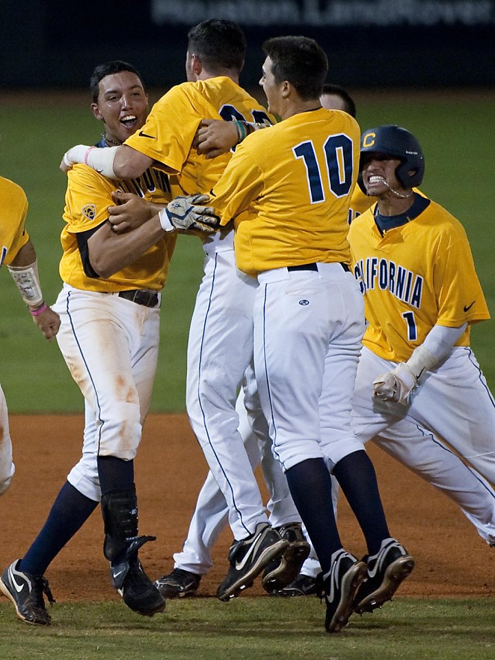 Cal baseball rallies past Baylor in 9th to advance