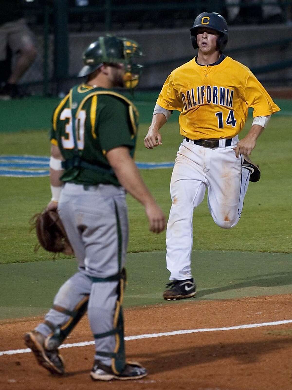 Cal baseball rallies past Baylor in 9th to advance