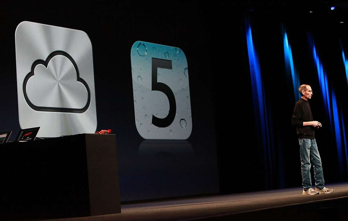 Apple's Steve Jobs unveils iCloud at S.F. event
