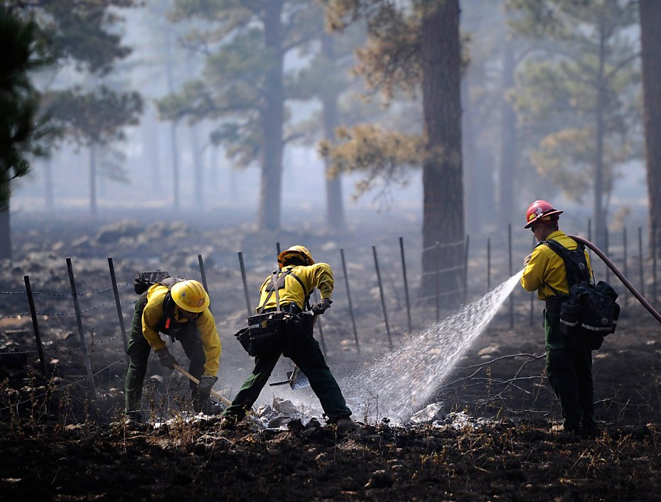 Fire spewing toxic smoke in Arizona, New Mexico