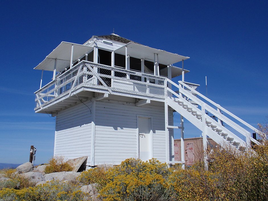 Fire-lookout rentals offer wilderness with comfort