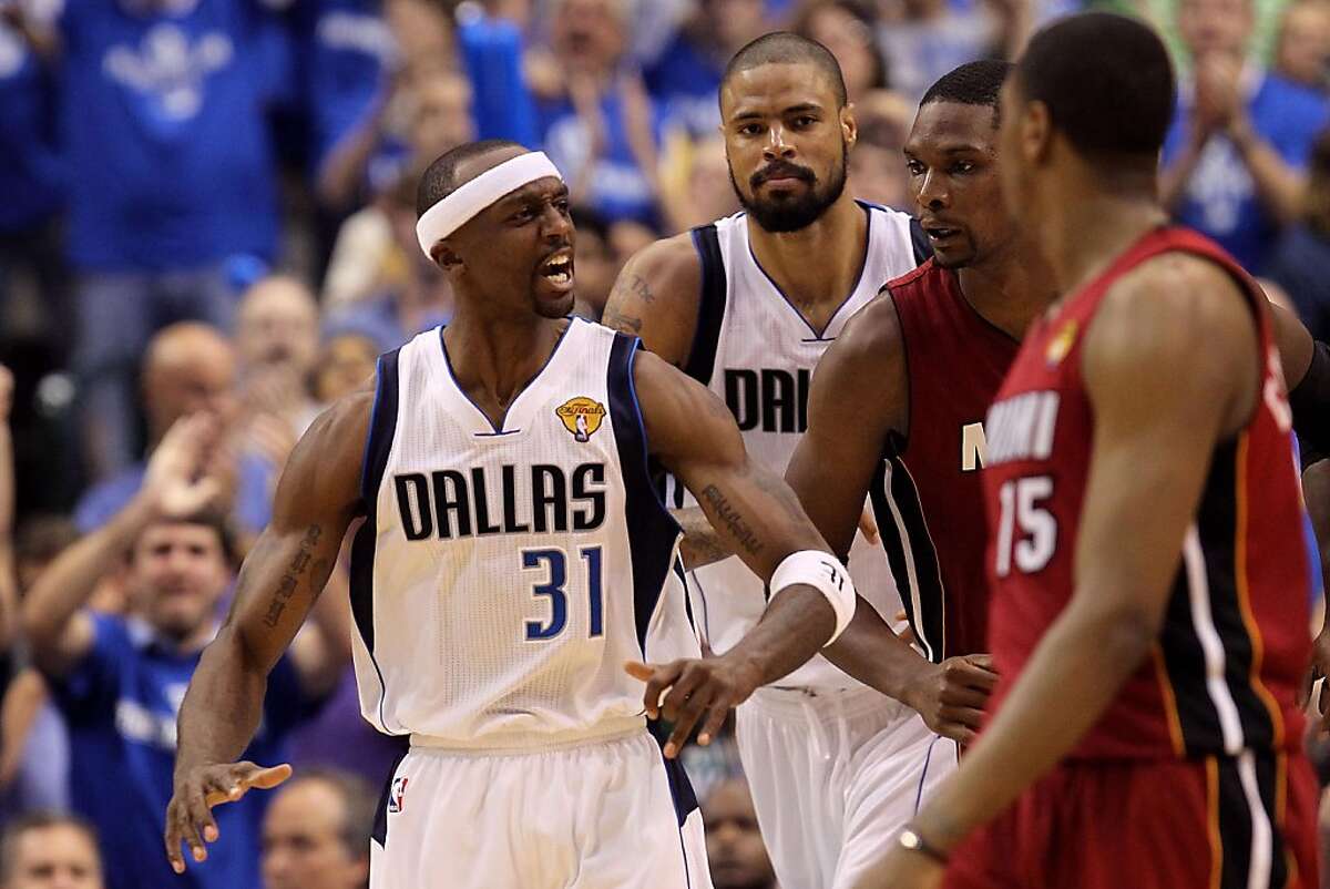 Dirk Nowitzki powers Mavs' comeback over Heat