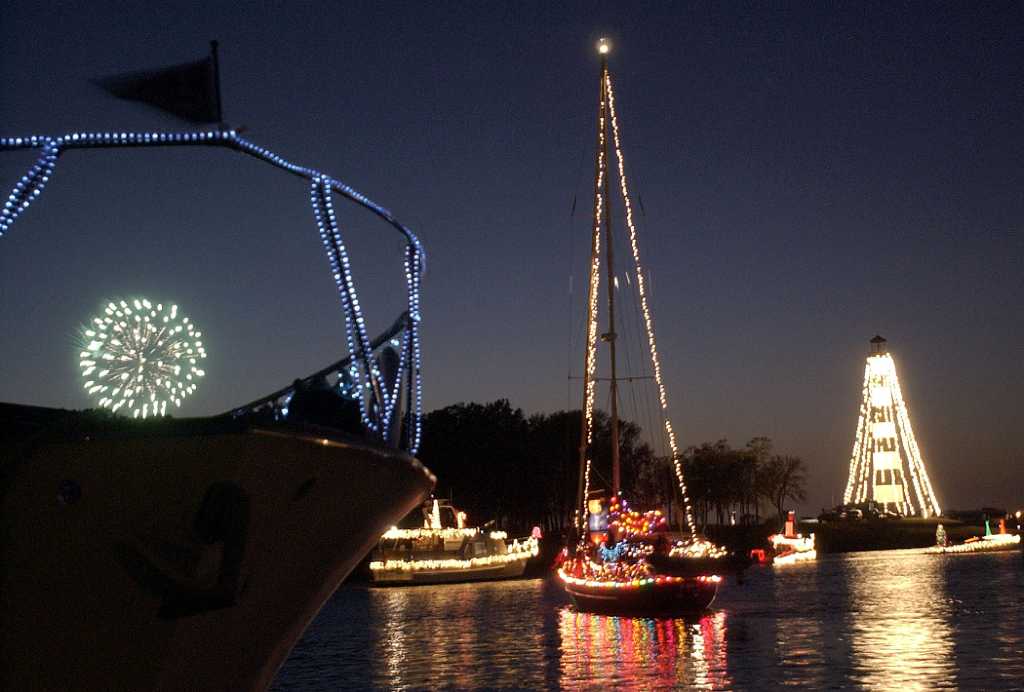 Evening boat parade and other holiday events