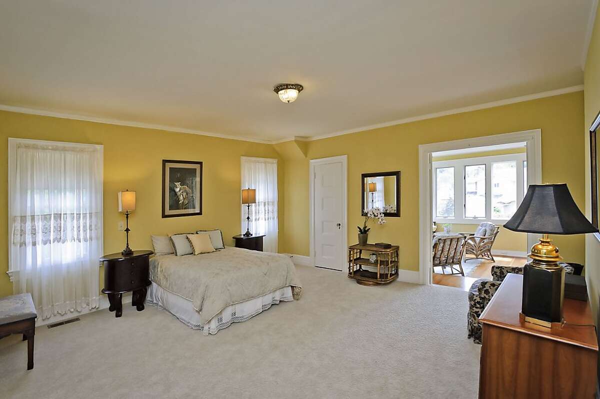 Tudor-style manor with ballroom in Hillsborough