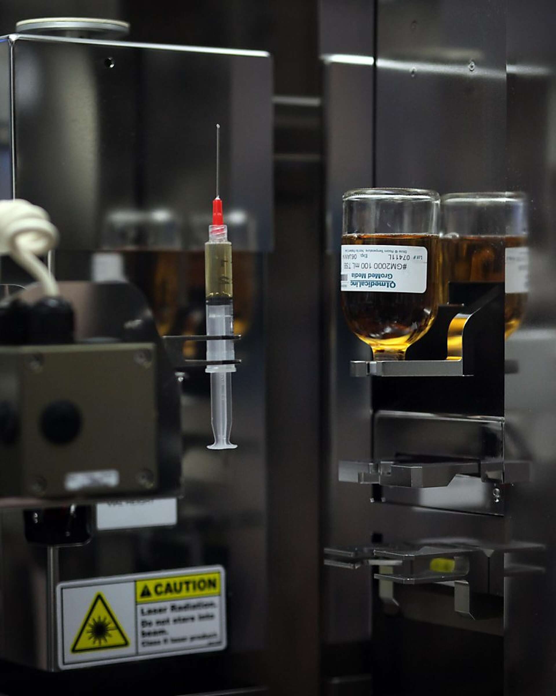 UCSF pharmacy lets robots prepare the meds