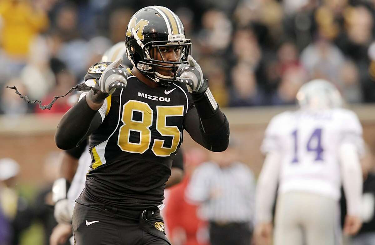 Aldon Smith of 49ers can take - and give - pain