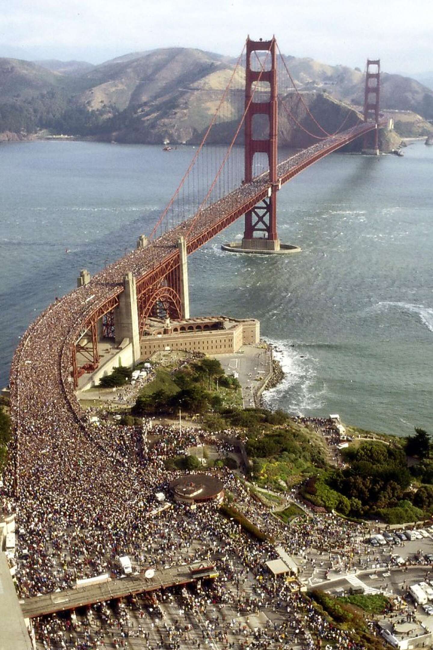Golden Gate Bridge begins march to 75th blowout