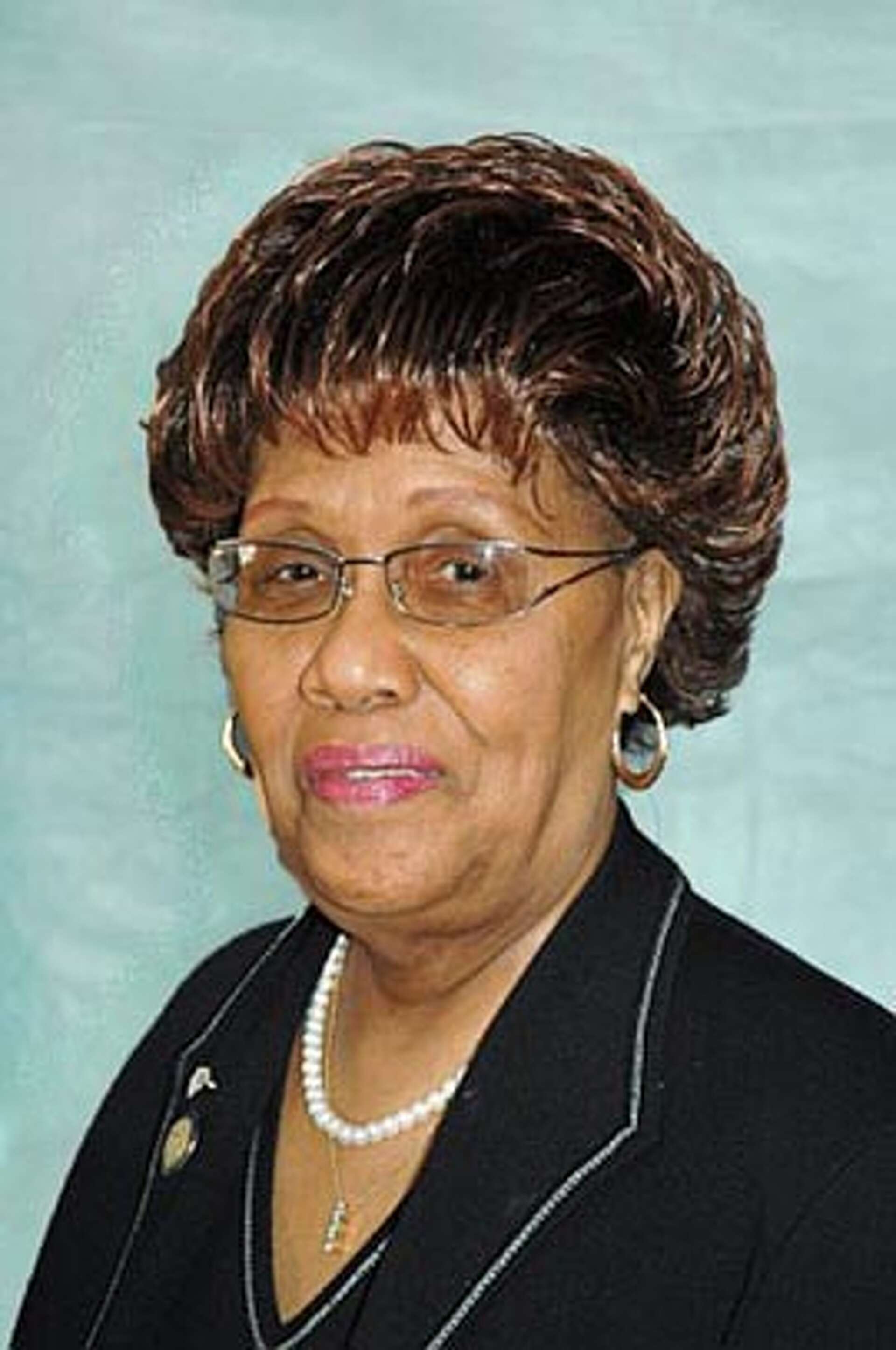 4 associates of Queens senator accused in scam case