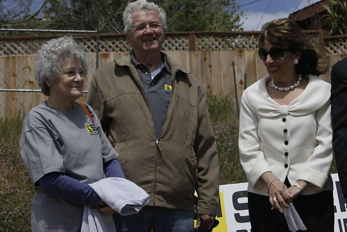 San Bruno blast: Retirees are first to rebuild